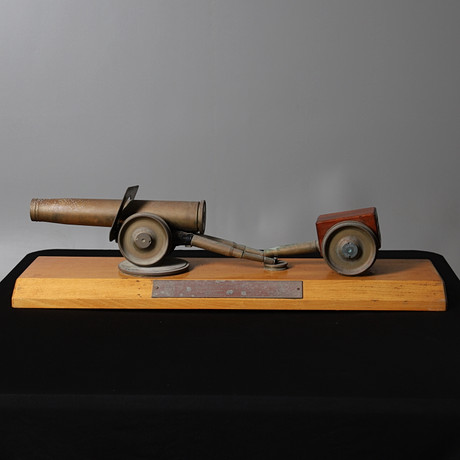A TRENCH ART FIELD GUN MODEL. Weapons & Militaria - Other - Auctionet