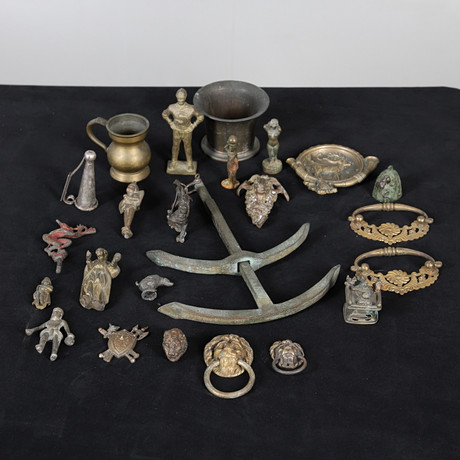 A FERROUS BRONZE FOLDING ANCHOR, BRASS MORTAR, FURNITURE MOUNTS AND ...