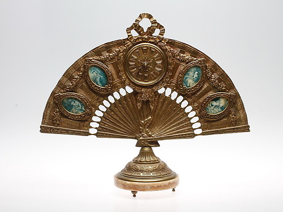 TABLE CLOCK, rococo style, 1900/2000s. Clocks & Watches - Mantel clocks ...