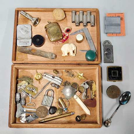 INTERESTING SMALL ITEMS. Miscellaneous - Miscellaneous - Auctionet