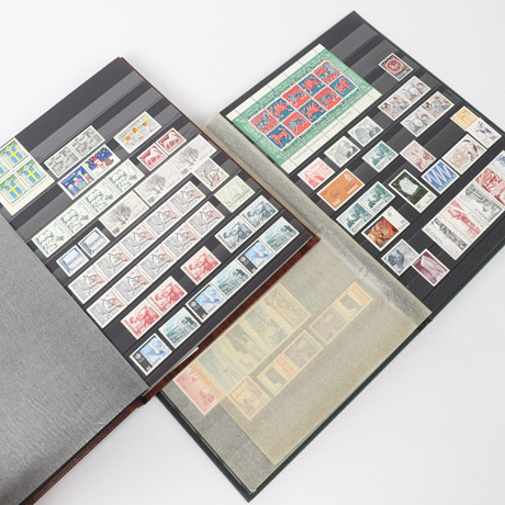 STAMPS, 2 albums, Sweden. Coins, Medals & Stamps - Stamps - Auctionet
