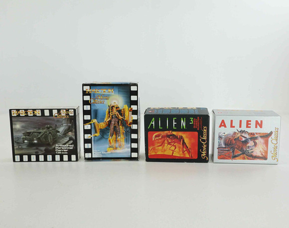 HALCYON. Model Kit, Class II Power Loader With Ripley Aliens, Armoured ...