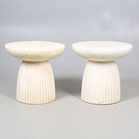 A PAIR OF FOAM TABLES. Furniture - Tables - Auctionet