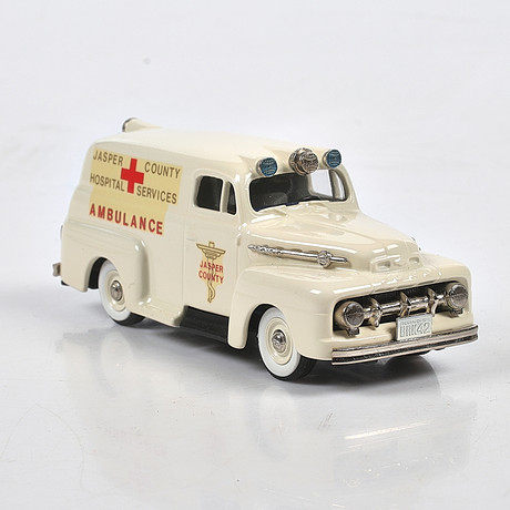 MODELLBIL, metall, Ford F-1 Ambulance 1952, Brooklin Models, skala 1:43 ...
