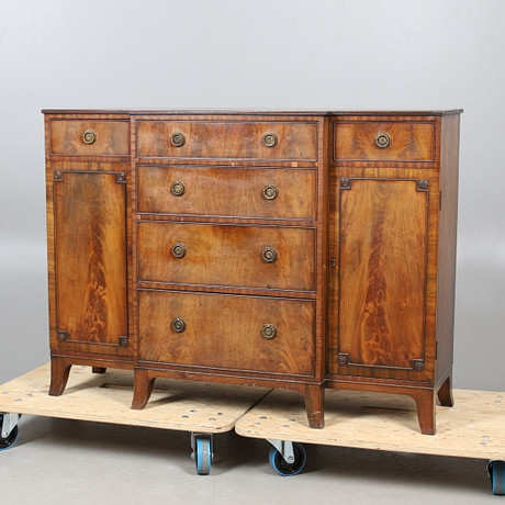 A REPRODUCTION MAHOGANY BREAKFAST SIDEBOARD. Furniture - Cupboards ...
