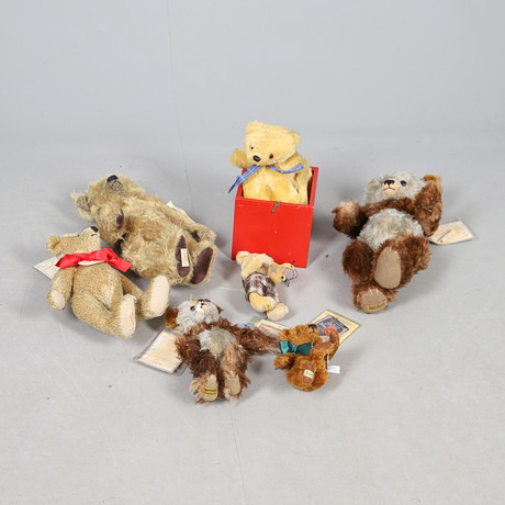 A COLLECTION OF MERRYTHOUGHT AND OTHER TEDDY BEARS. Toys - Dolls ...
