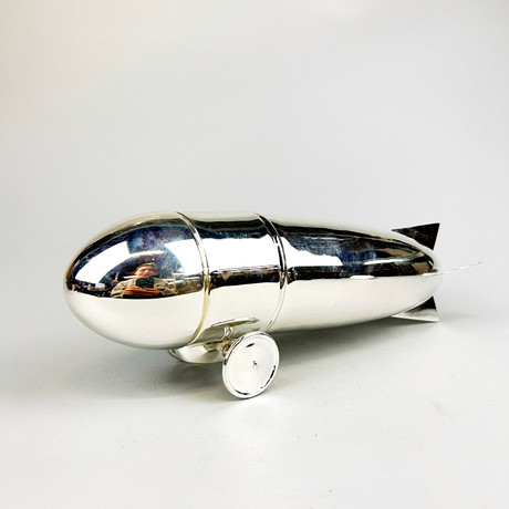 SILVERPLÄTERAD ZEPPELIN DESIGN SHAKER. Silver & Metall - Nysilver ...