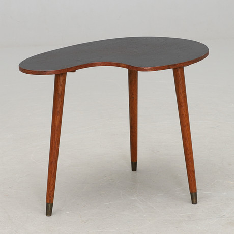 A 1950s/60s side table. Furniture - Tables - Auctionet