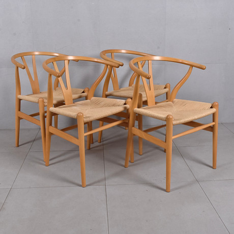 HANS J WEGNER. A set of 4 chairs, “Y-stolen/CH24", Carl Hansen & Son ...