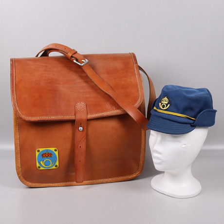 Mail/postman bag and postman's hat, 1960s/70s. Weapons & Militaria ...