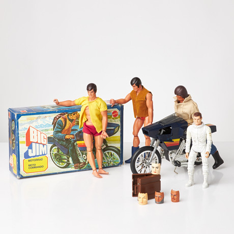 BIG JIM, 5 dlr, action figures and motorcycle in original cardboard box ...