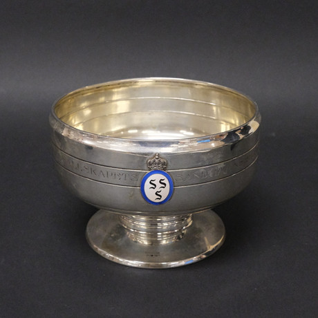 SKÅL PÅ FOT, SILVER, C.G. HALLBERG. Silver & Metall - Silver - Auctionet