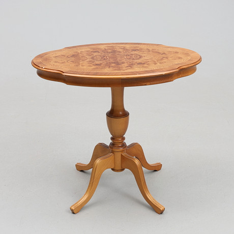 A 20th century Neo-Renaissance style root-veneer column table ...