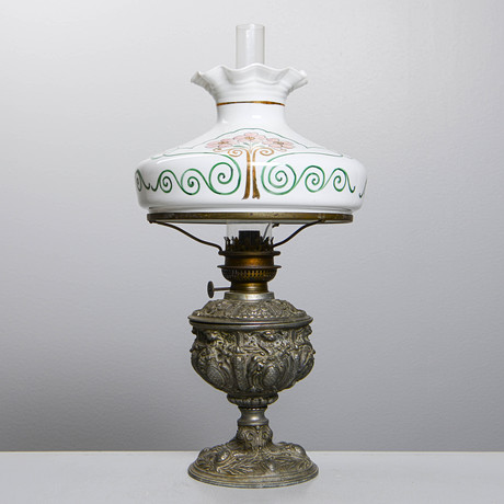 An Art Nouveau dining table lamp, earlier part of the 20th century ...
