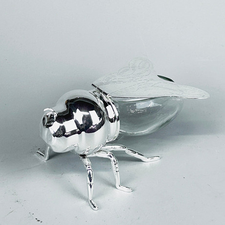 SILVER PLATE & GLASS FLY BOX. Silver & Metals - Silver plated - Auctionet
