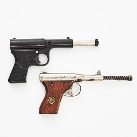 TWO GERMAN AIR PISTOLS, JGA and HS Herbert Schmidt. Weapons & Militaria ...
