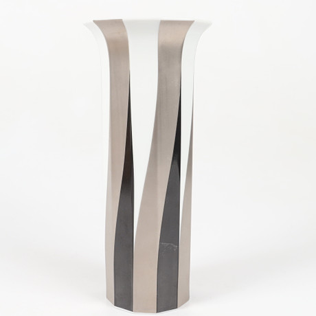 TIMO SARPANEVA. A porcelain vase, “Melos”, Rosenthal, Germany. Ceramics ...