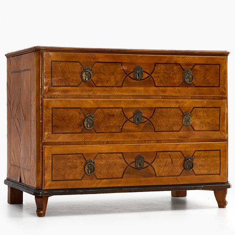 Chest of drawers, 18th century, baroque, veneered with elm and root ...