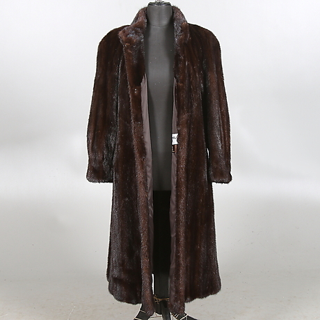 FUR, fully plucked mink, Saga Mink, 1900s. Size 40/42. Vintage ...