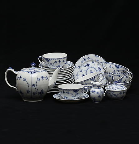 TEA SET PARTS, 19 parts, Musselmalet, Royal Copenhagen. Ceramics ...