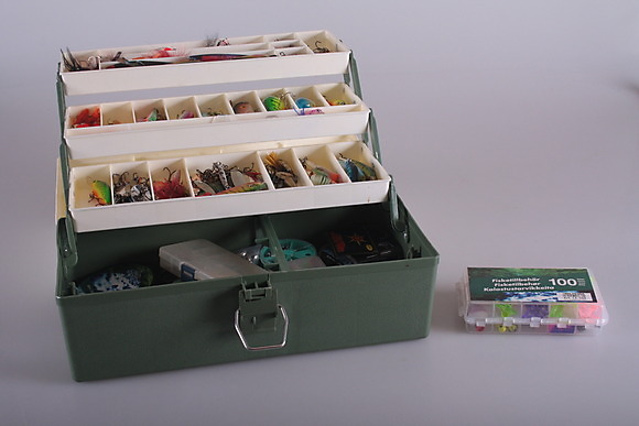 FISH BOX with DRAG and WOBBLER. Collectables - Fishing equipment ...