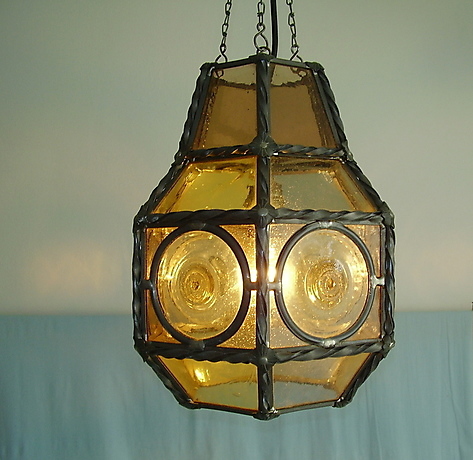 HÄNGANDE LAMPA SNIGEL GLAS. Belysning & Lampor - Taklampor - Auctionet