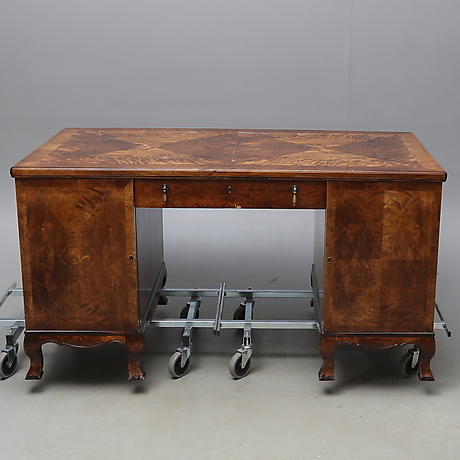 DESK, with arm chair, 1930s/40s. Furniture - Tables - Auctionet