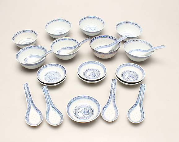 BOWS, SPOONS, 23 pieces, rice porcelain, China, 20th century. Ceramics ...