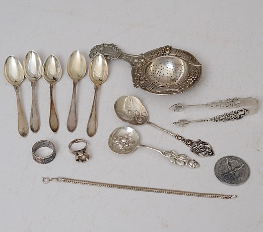 CHECKED SILVER, VARIOUS ITEMS. Silver & Metals - Silver - Auctionet