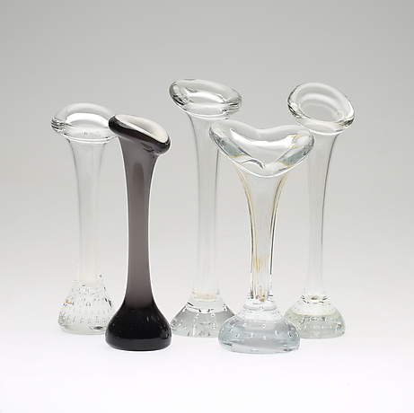 VASES, 5 pcs., so-called dog bone vases, 1950s/60s. Glass - Other ...