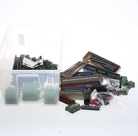 FLEISCHMANN steam locomotive 1361 with tender, 5 carriages, rails ...