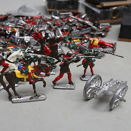 TIN SOLDIERS about 70 pieces, Prince August molds about 13 pieces. Toys ...