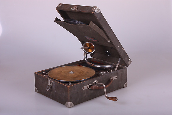 CRANK GRAMOPHONE, Cremona Rex, first half of the 20th century ...
