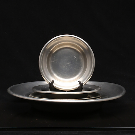 LOT OF A Collection OBJECTS, 7 parts, including dishes and plates ...