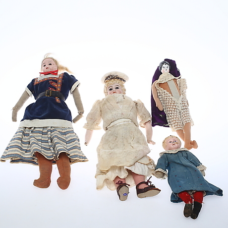 DOLLS 4 pieces. 2 with metal heads, 2 with porcine. Circa 1890 - 1920s ...