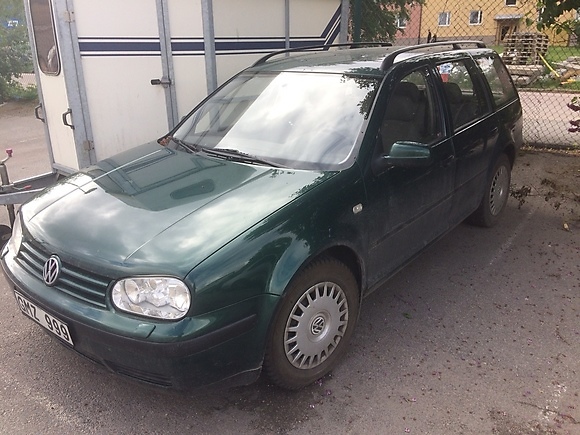 BIL, Volkswagen Golf, kombi, årsmodell 2000. Fordon, Båtar & Delar ...