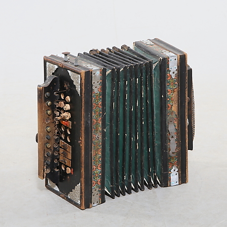 DRAGSPEL. Samlarföremål - Musikinstrument - Auctionet