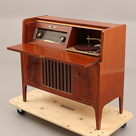 RADIO GRAMOPHONE WITH RECORD PLAYER, mahogany, Dux, 20th century ...
