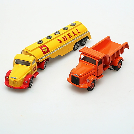TEKNO VOLVO Shell tankbil 434 samt VILMER lastbil. Leksaker - Auctionet