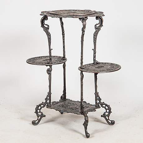 FLOWER TABLE, cast iron, contemporary. Furniture - Tables - Auctionet