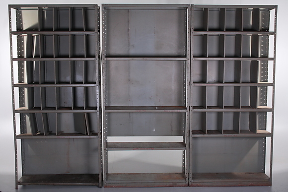 HYLLOR, industristil, metall, 3 delar. Möbler - Skåp & Hyllor - Auctionet