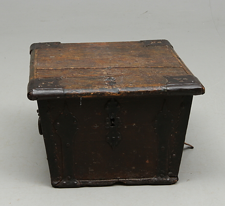 BOX, 1700s. Other - Miscellaneous - Auctionet