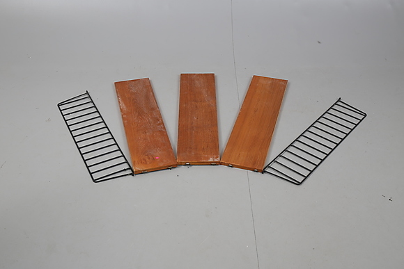 HYLLA, teak och metallgavlar, 3 hyllplan, 1950-tal. Möbler - Skåp ...