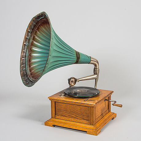 FUNNEL GRAMOPHONE, oak, Parlophon, early 20th century. Collectables ...