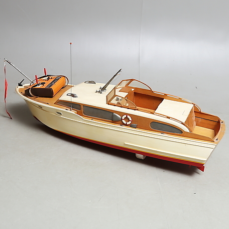 MOTOR BOAT MODEL, with radio control, circa 1960. Collectables ...