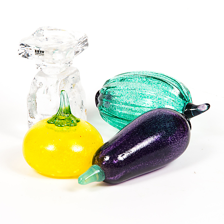 PARTI GLAS bestående av 3 stycken frukter av Gunnel Sahlin samt en ...