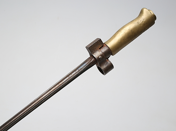 BAYONET. Weapons & Militaria - Edged weapons - Auctionet