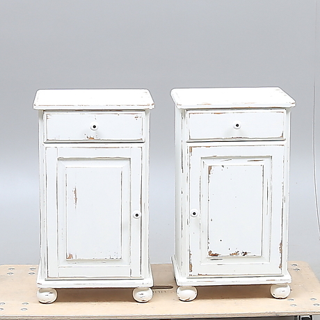 BEDSIDE TABLE, 1 pair, 1900/2000s. Furniture - Cupboards, Cabinets ...