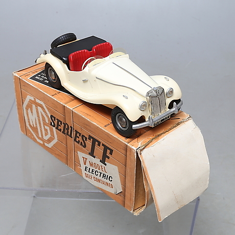 MODEL CAR, plastic, MGTF, Victory Industries, England, 1950s. Toys ...