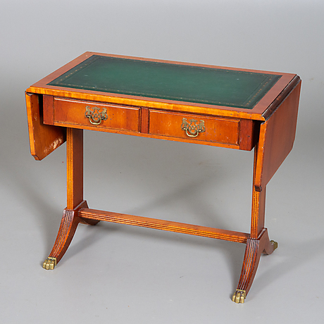 TABLE WITH FLAPS, mahogany with leather top, English style. Furniture ...